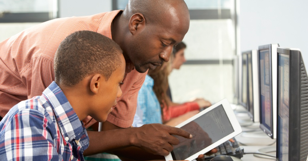 Are Modern-Day Teachers Phoning it In with Electronics? | Buzzitt